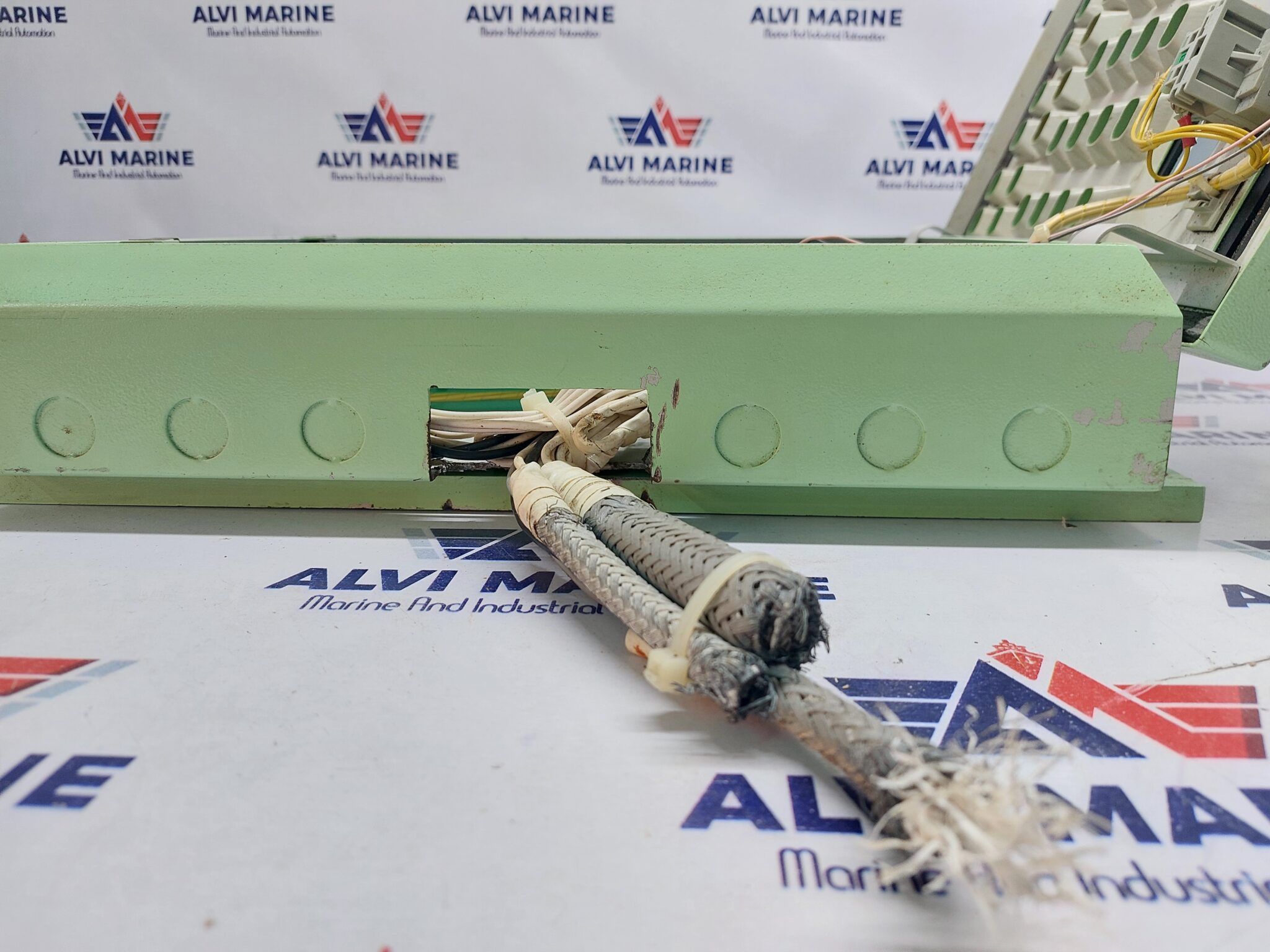 THORN SECURITY MINERVA SYSTEM T280 FIRE ALARM CONTROL PANEL - Alvi Marine